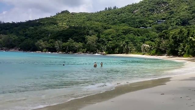 Сейшел,на автобусе на пляж Такамака(Anse Takamaka Beach) и рыбный суп на ужин