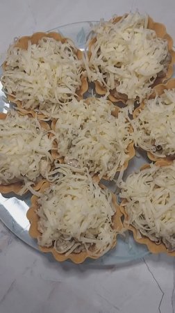 Тарталетки с жульеном из мяса с грибами и сыром.  Пошаговый рецепт приготовления