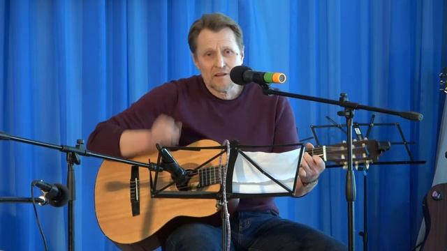 24 По кромке леса, рябь холодной зари...- Александр Липатов