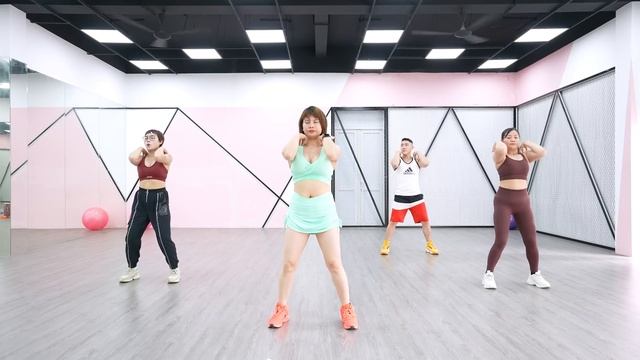 Eva Zumba 231127