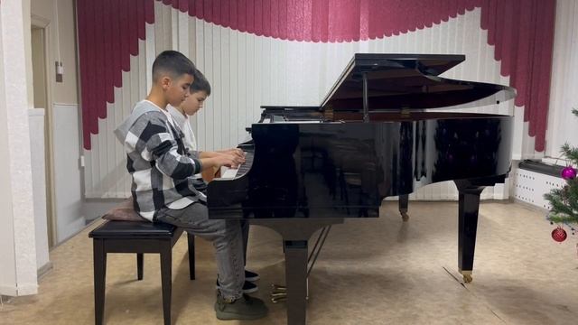 Дуэт: Оганян Давид, Рябов Василий. М. Глинка. Андалузский танец. ДМШ 13, Волгоград