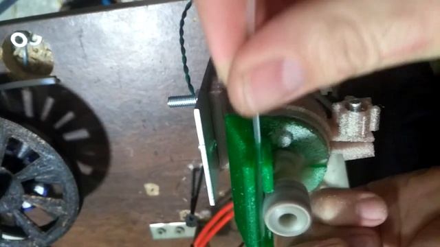 Тисочки для обтесывания сварных швов филамента.