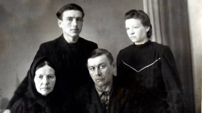 МОЯ БОЛЬШАЯ РОДНЯ-ЯКОВЛЕВЫ(в3). ч-белый