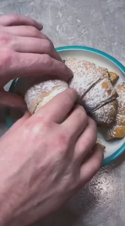 Круассаны с шоколадом