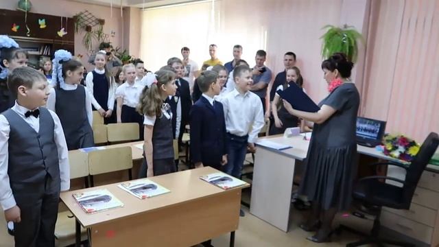 Выпускной 4б класс школа №120 г Омска 25.05.2018. Прощай начальная школа!