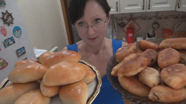 Январь 2025 года. В храм. Готовлю на Рождество. Пироги с мясом, яблоками. Заливное из окуня.