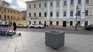 Someone got arrested!  I went to my Russian language club meeting in the center of Moscow.