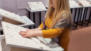 Директор АНО Центр "Большие Возможности" на презентации проекта тактильных барельефов
