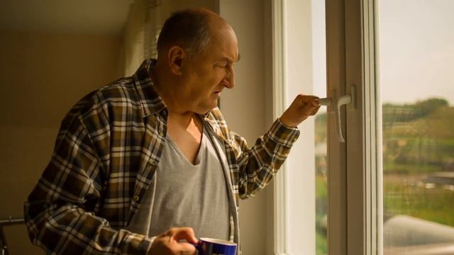 Реклама строительной компании "Атлант"./ Борис Клюев (Воронины). Спокоен..