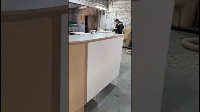 Сегодня мы на производстве мебели для нашей клиники. А что было бы интересно увидеть вам?