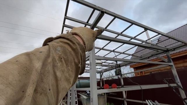 Хозблок. Часть 11. Кровля. Монтаж передней и задней лобовой планки свеса