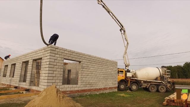Заливка армопояса на одноэтажном доме из Теплоблоков в КП Решетниково 2.0