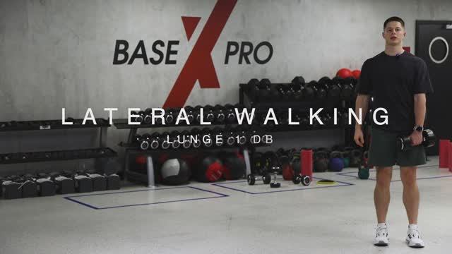 LATERAL WALKING LUNGE 1 DB/ Боковая прогулка выпадами с гантелью