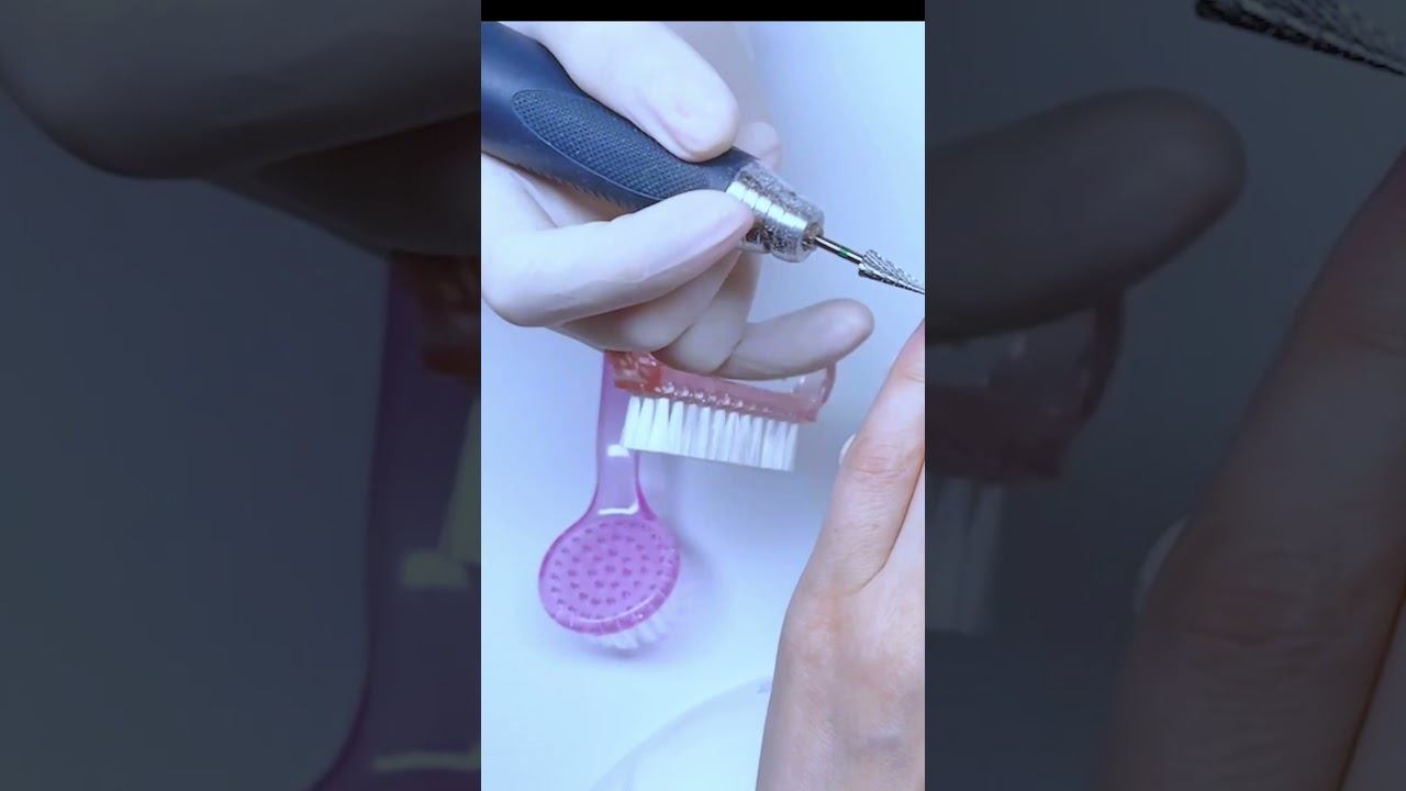 Щетка на палец #идеиманикюра #дизайнногтей #маникюр #nailsdesign