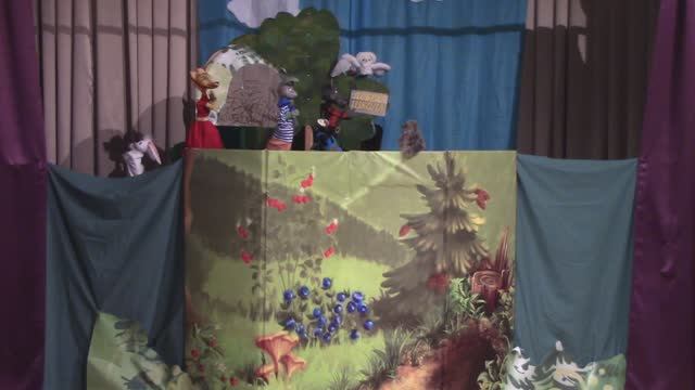 Кукольный спектакль "Лесная история"