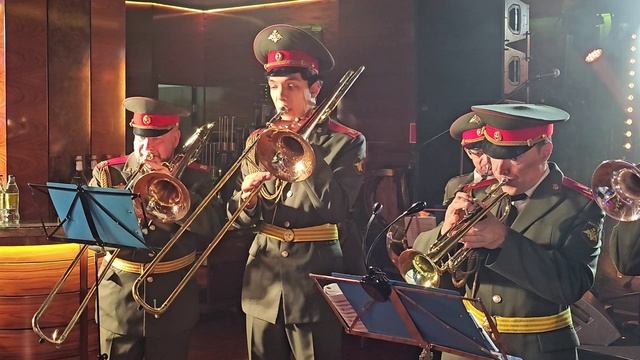 Военный оркестр в Москве - музыка из советских кинофильмов