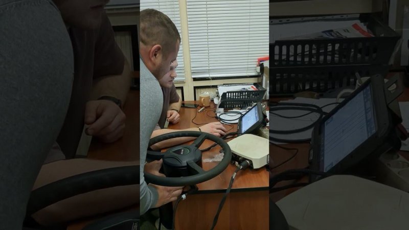 Перед выездом. Пока ещё в теплом офисе #евротехникампс #автопилот #автопилотвектор #работяги