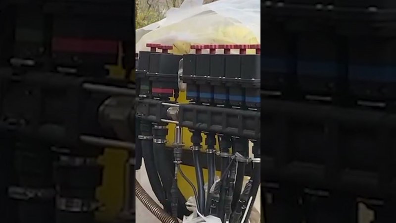 Система на симуляции. Она управляет, отключает секции на опрыскивателях