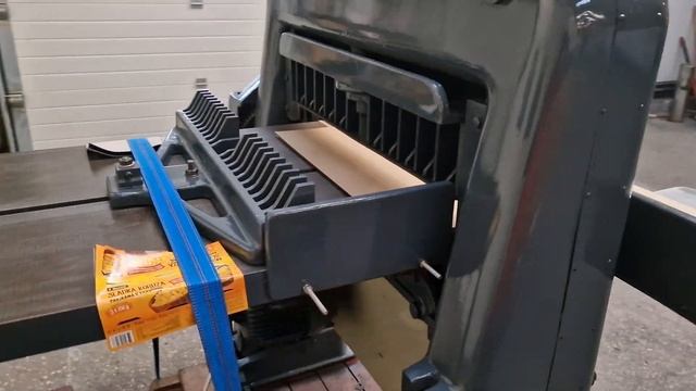 #Ghilotina electrica pentru #hartie si #carton - JUD - смотреть видео ...