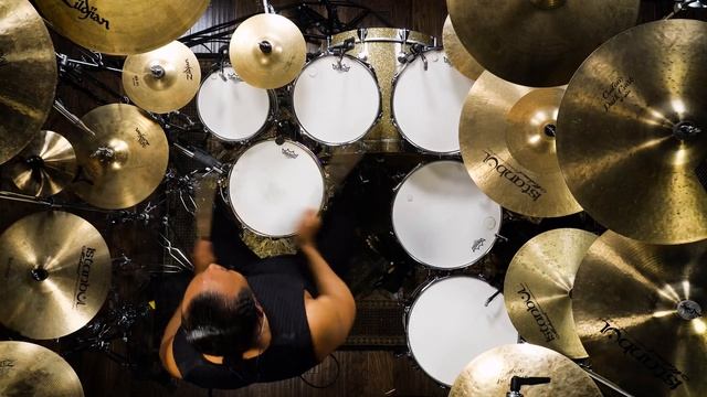 Michael Jackson's Drummer Jonathan Moffett performs  Thriller