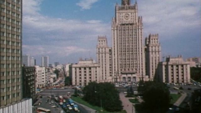 ПУТЕШЕСТВИЕ ПО МОСКВЕ  /  От Крымского брода до Триумфальных ворот  1984 г