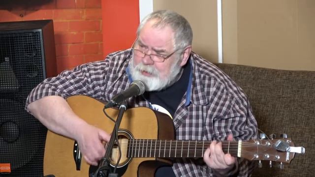 05 Мальчик с фотоаппаратом - Сергей Жилин