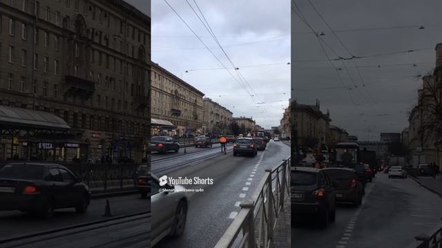 Санкт-Петербург. 01.01.2025. (Съемка от 15.12.2024). Вид на проспект Стачек от метро «Автово»