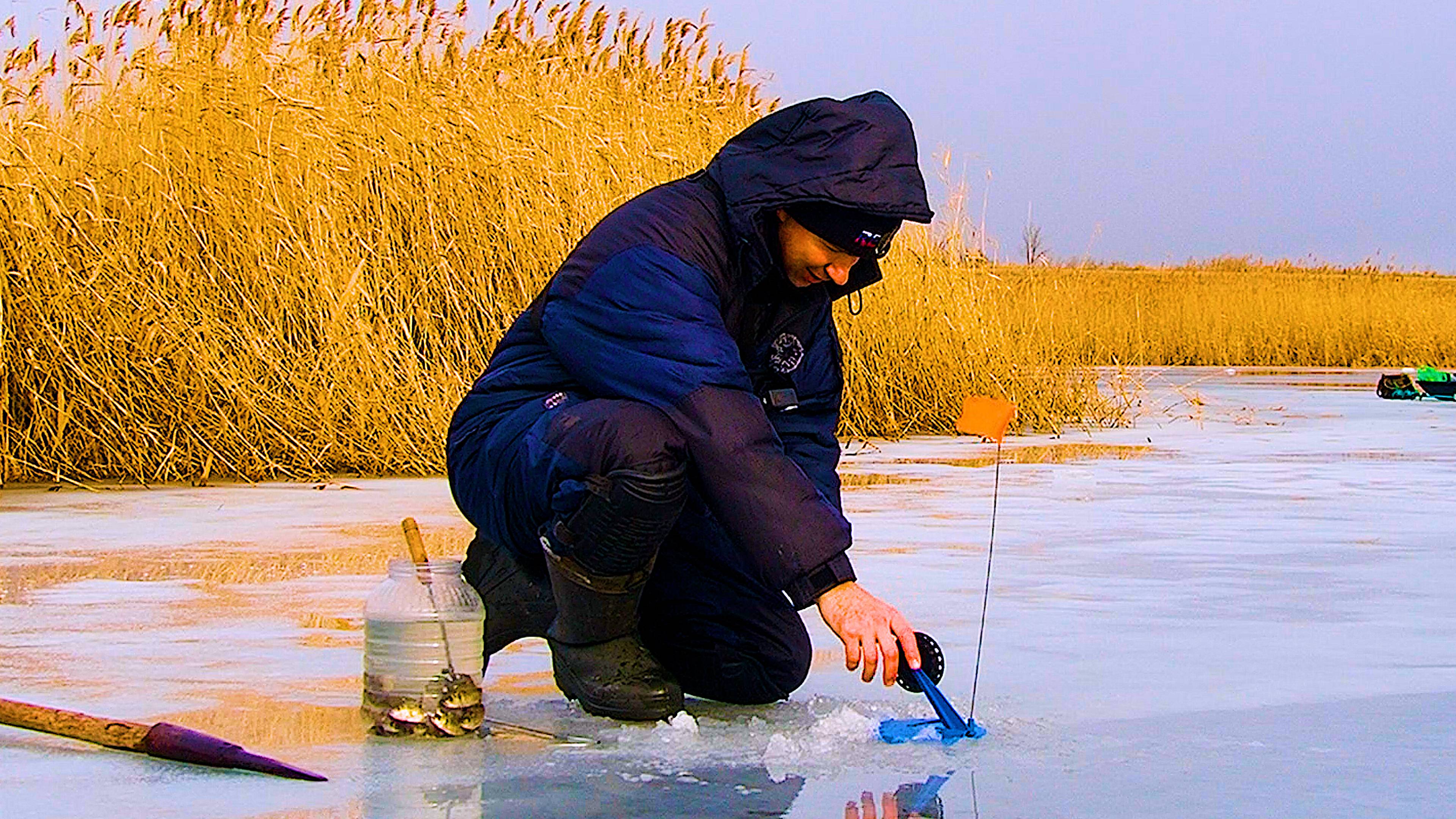 ВОТ ЭТО Я ПОБЕГАЛ СЕГОДНЯ! ЛЕД ТАЕТ НА ГЛАЗАХ! Рыбалка на жерлицы и балансир 2025!