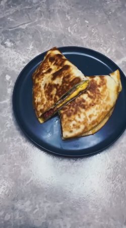 Вкусный завтрак из тортильи