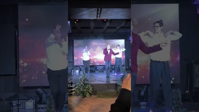 Игореша поет рождественскую