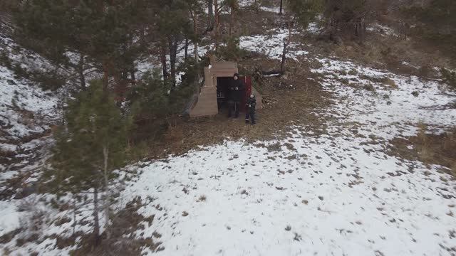 Зимний шалаш с печкой, отличное место для отдыха.