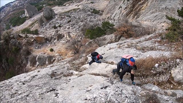 Перевал Скобы, Крым. Через перевал за первым снегом.