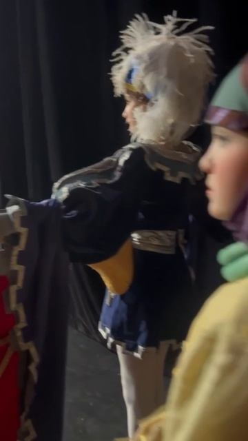 Подготовка юного артиста и выход на большую сцену.