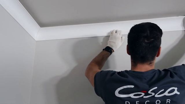 Монтаж потолочного карниза с подсветкой Cosca Decor