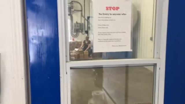 Ограничение матки перед взятком и стряхивание с помощью воронок (Канада)