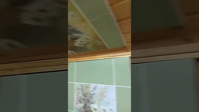 Керамический фартук на деревенской кухне