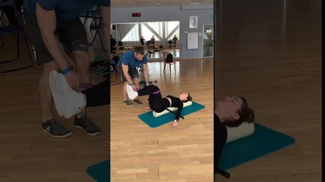 Упражнение выпады (сгибание позвоночника, задний наклон таза, нестабильность таза) пути коррекции