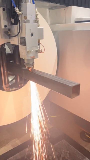 Лазерная резка трубы