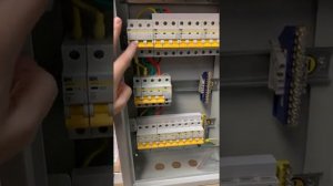 Что важно знать о ЩРС? На примере распределительного щита ЩРС 40А на 11 групп