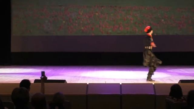 Kalmyk dance.  Калмыцкий танец "ИШКИМДЫК" МАКСИМЕНКО Артём