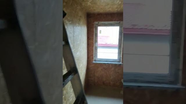 Видеообзор одноэтажного каркасного дома 10х10 для постоянного проживания с террасой 3х5 метров