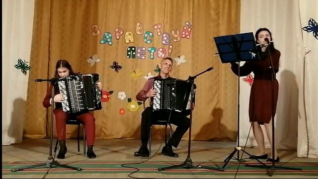 А.Шалаев "Молдавский танец" Исп. трио: А.Виллер и А.Силантев - баяны, В.Смигасевич (флейта)