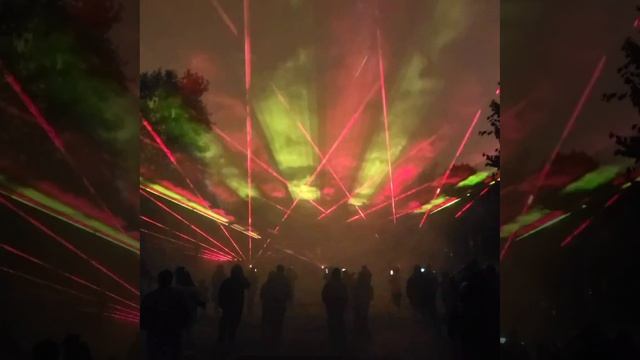 Лазерное шоу "Мир"