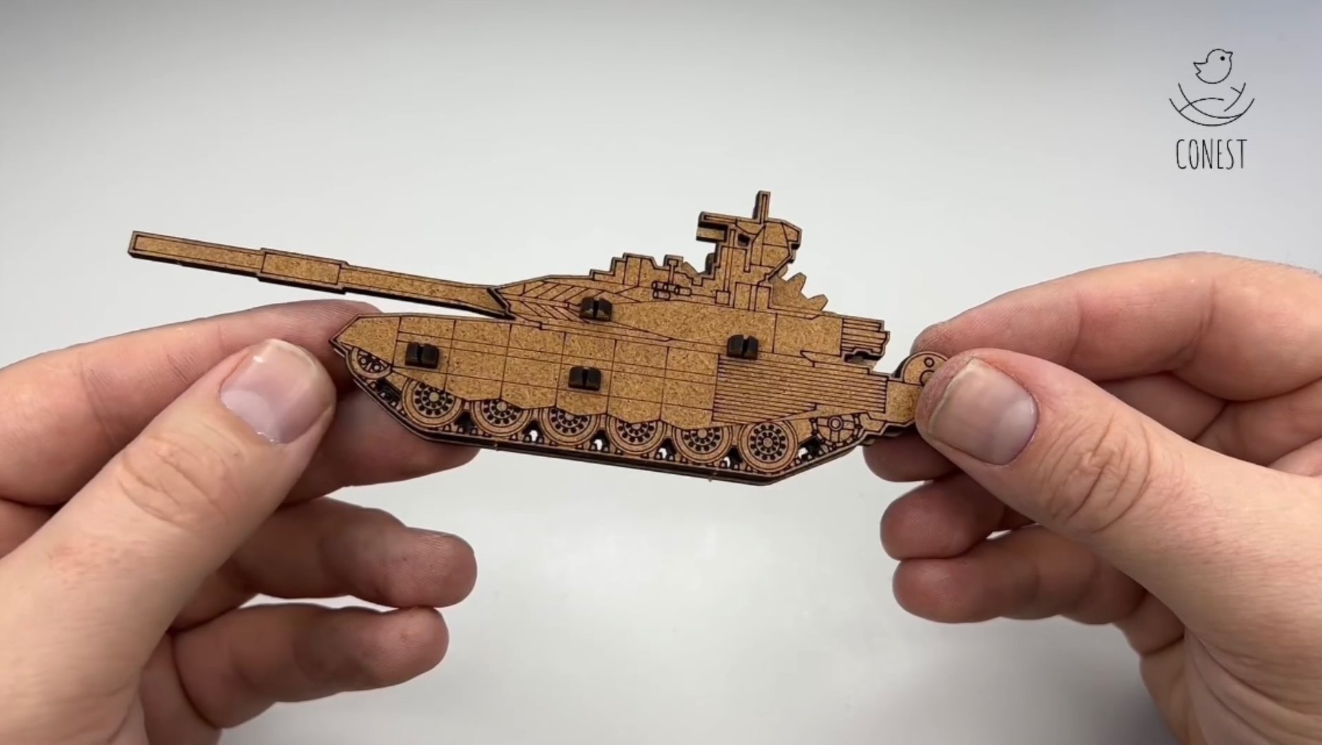 Видеоинструкция по сборке открытки-конструктора «Танк Т-90»