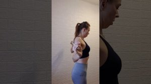 Упражнение на раскрытие грудного отдела. Убираем сутулость #сутулость