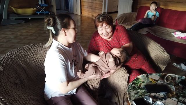 "Будем вместе". 23.03.2024 г. Выпускники приемной семьи Петровых - Вера Васильева и Руслан Винокуров