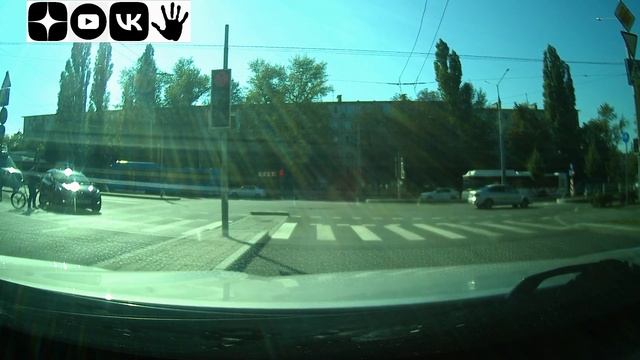 #1 Ситуация - Велосипедист спешился после ДТП