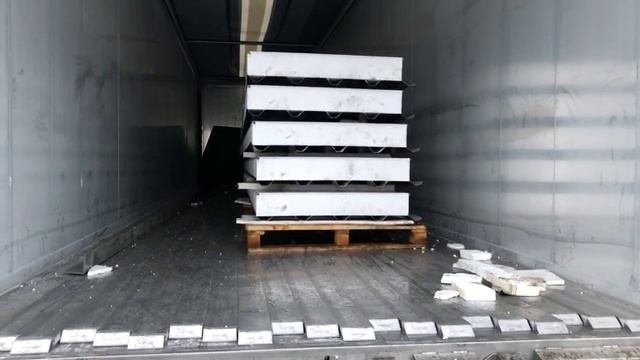 Возим палеты на полуприцепе Kraker K-Force с системой Cargo Floor