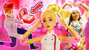 Кен делает предложение Барби на острове! Игры в кафе с Барби  Видео для девочек