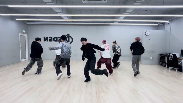 All(H)Ours - 'Graffiti' Dance Practice (MIRRORED)